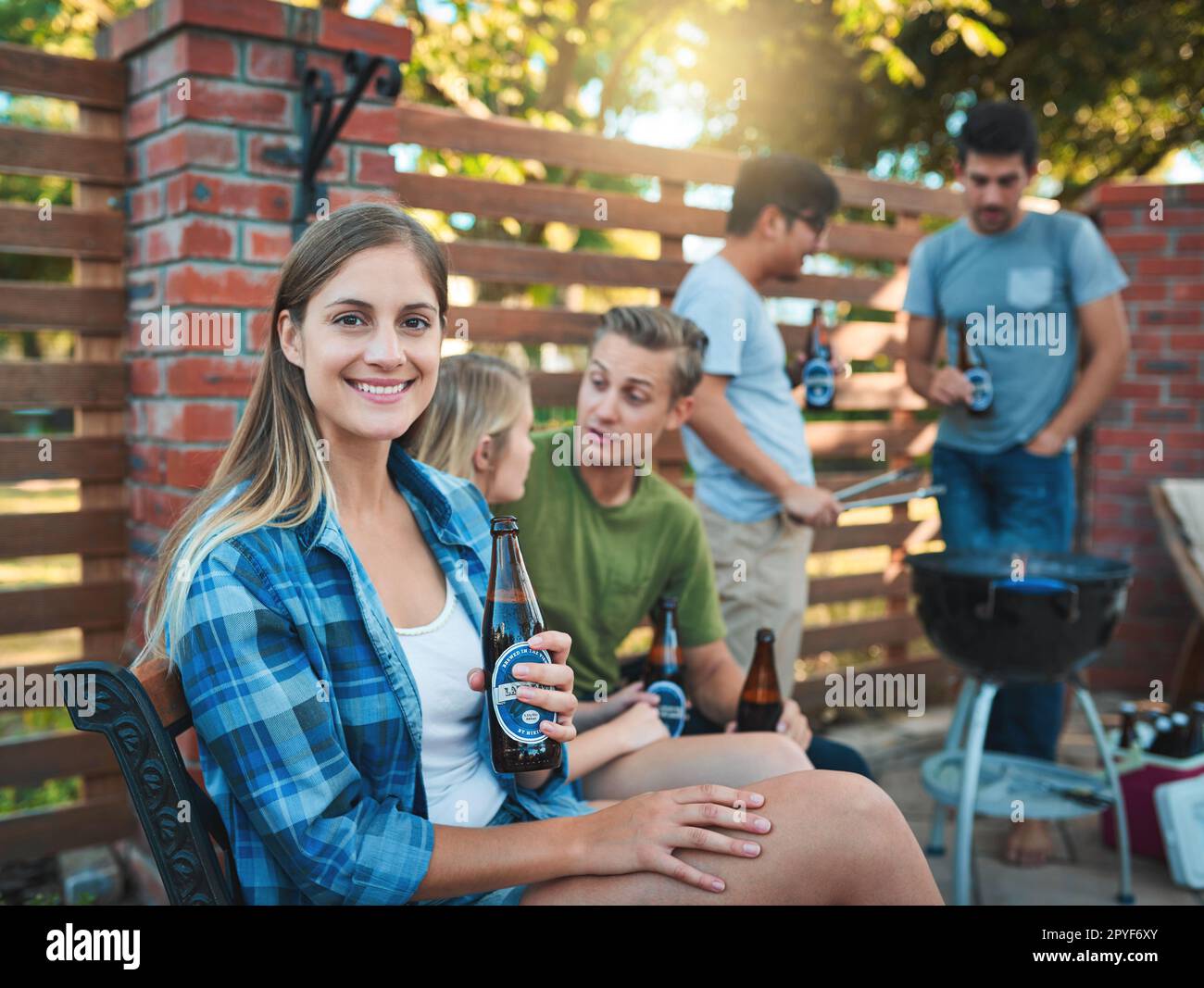 Barbecue friends hi-res stock photography and images - Alamy