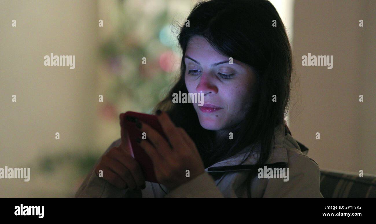 Woman hypnotized phone hi-res stock photography and images - Alamy