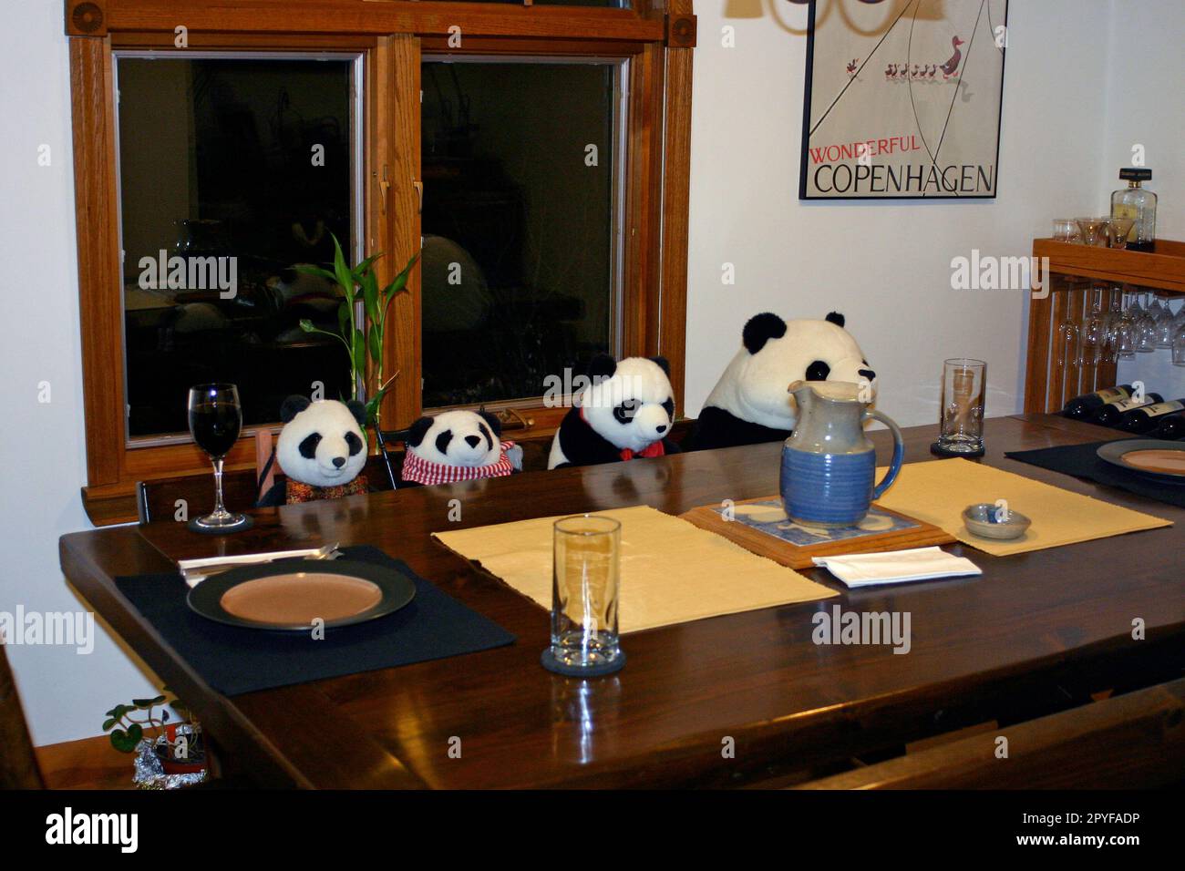 Panda sitting table hi-res stock photography and images - Alamy