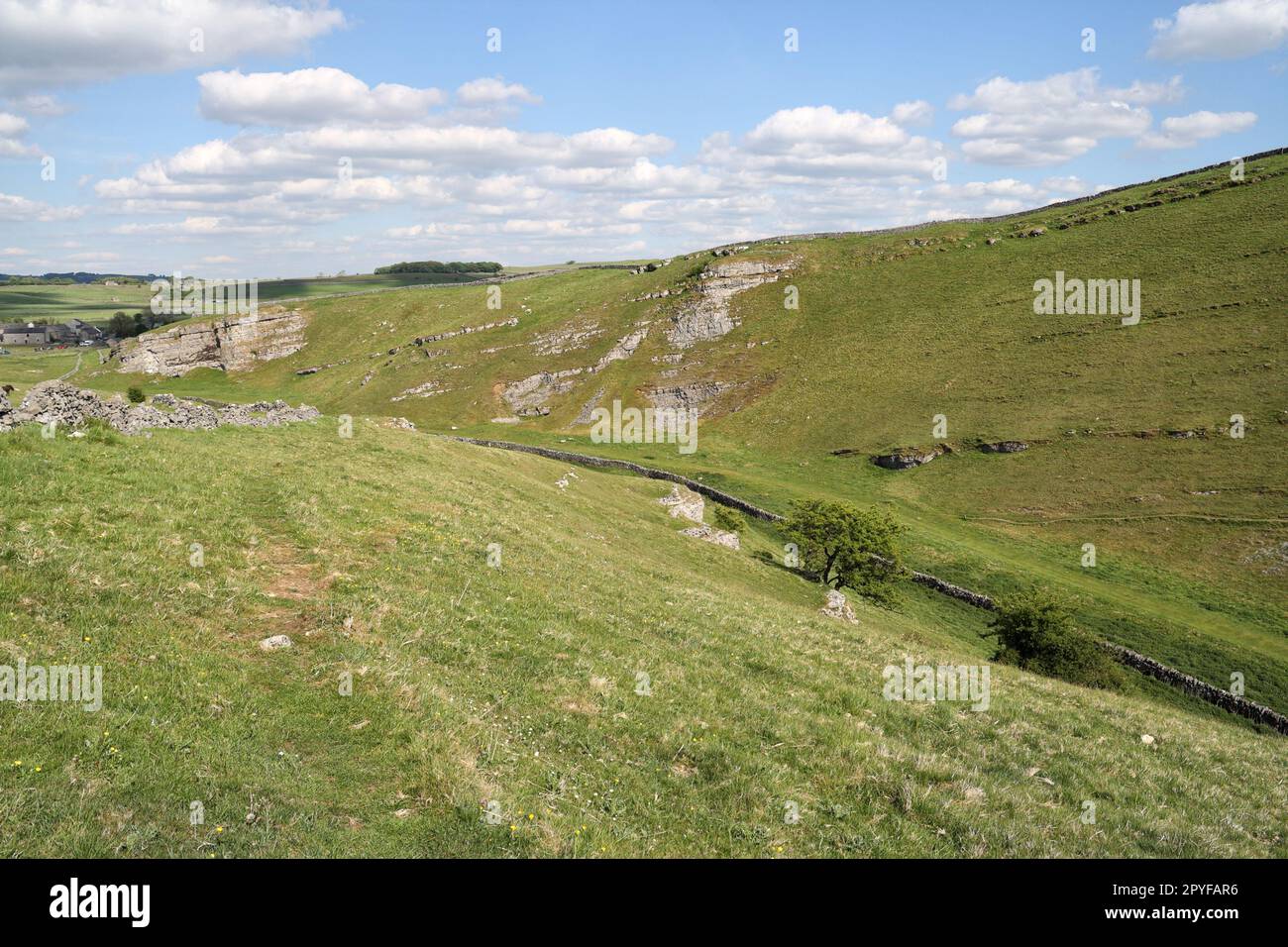 Peak District countryside near Litton in Derbyshire England, Peak ...