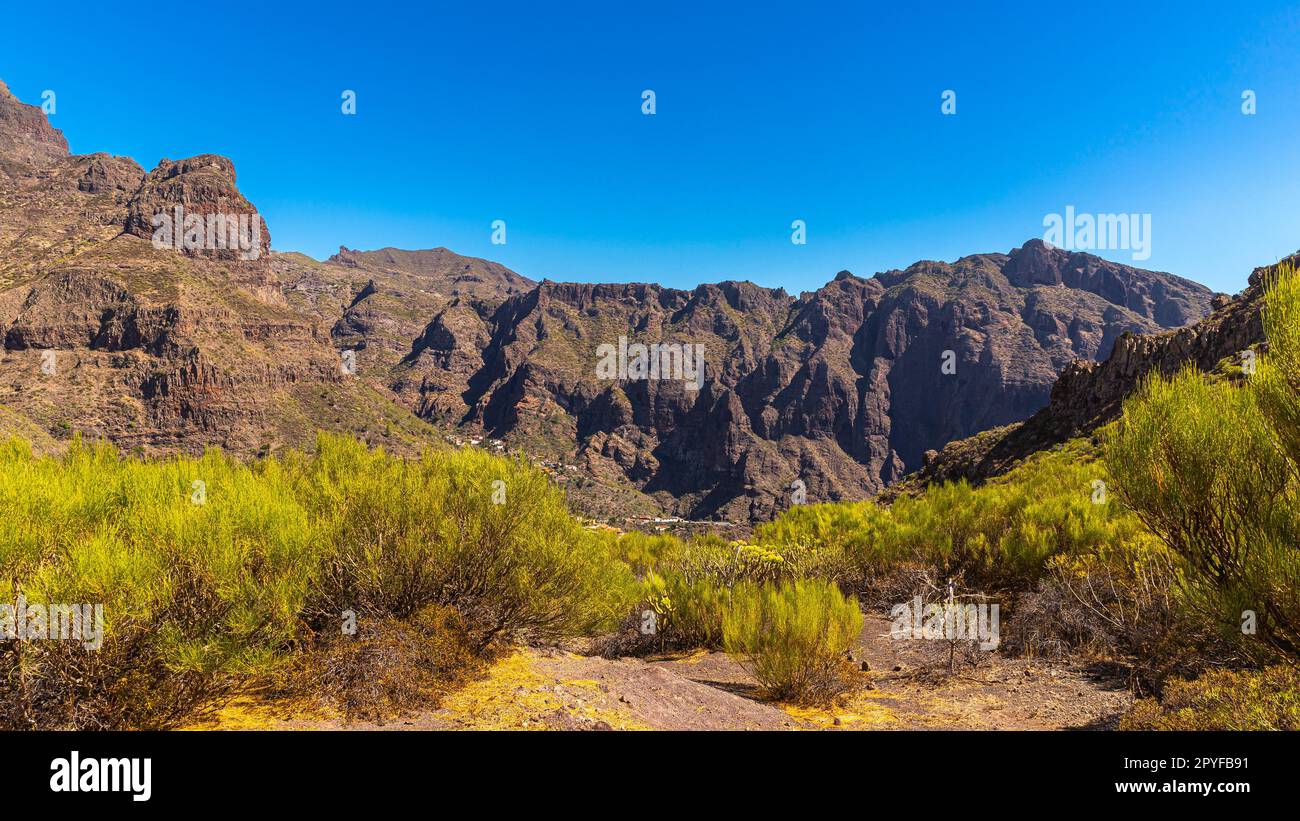 Panorama mountains around village hi-res stock photography and images ...
