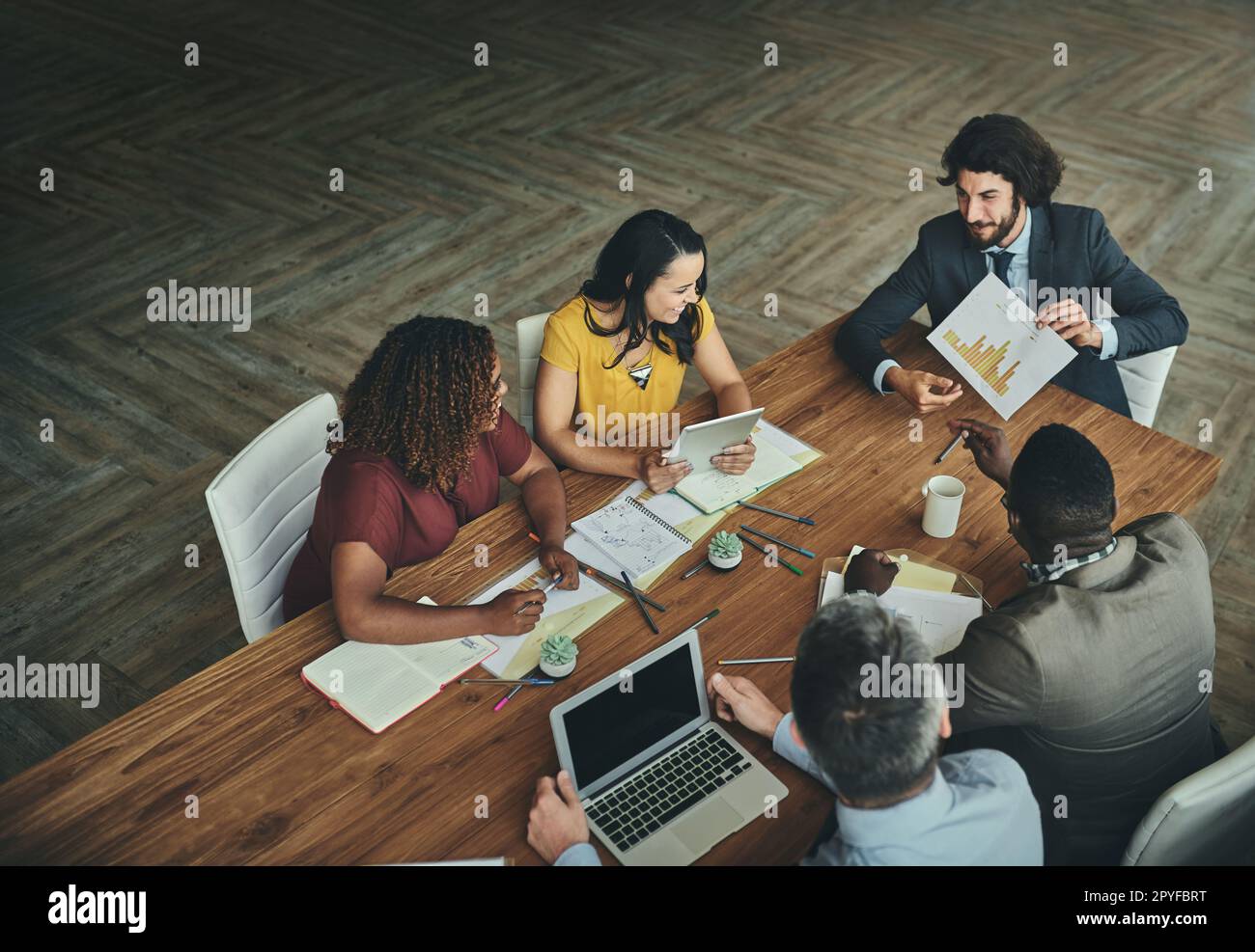 Business meeting woman speak hi-res stock photography and images - Alamy
