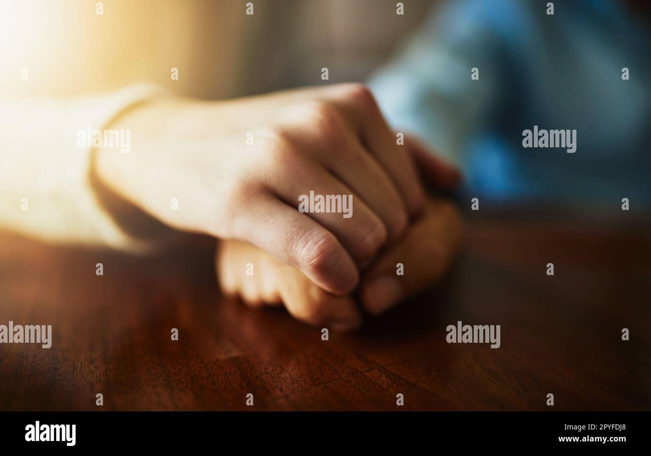 Gestures of kindness hi-res stock photography and images - Alamy