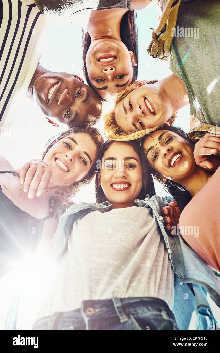 Friends surround hi-res stock photography and images - Alamy