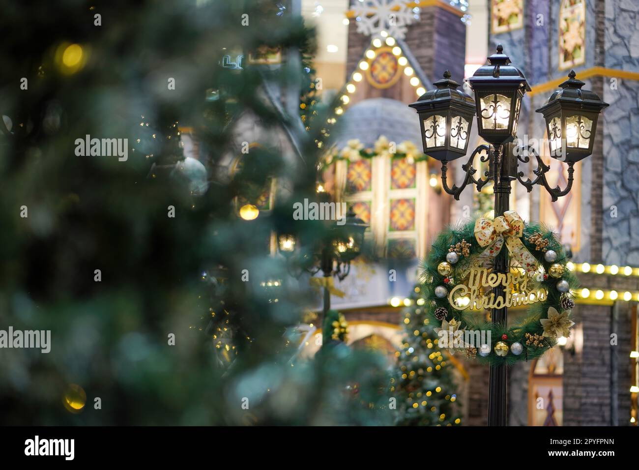 Fake castle hi-res stock photography and images - Alamy