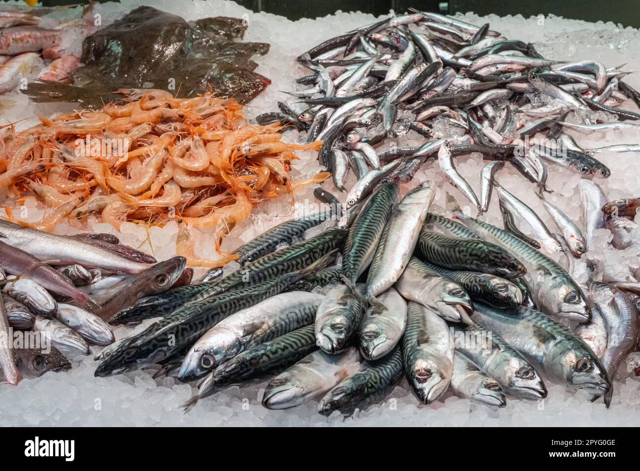 Fresh fish and shrimps for sale at a market in Barcelona, Spain Stock ...