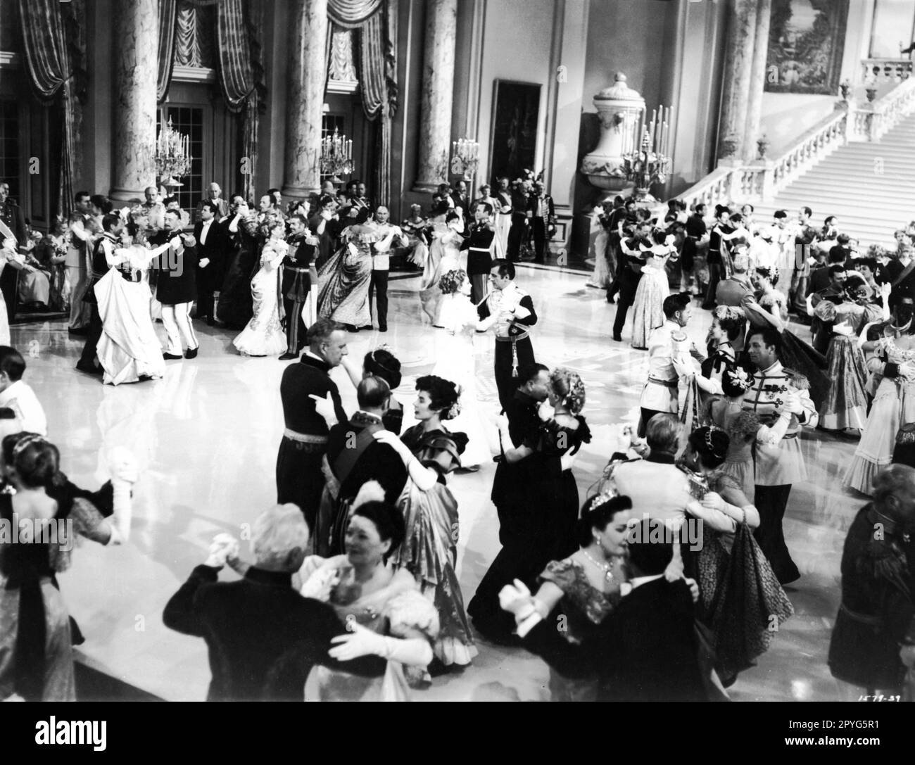 DEBORAH KERR and STEWART GRANGER dancing in THE PRISONER OF ZENDA 1952 ...