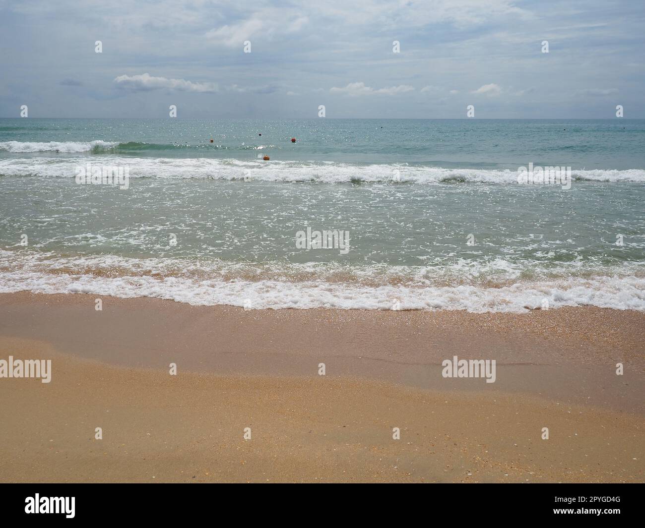 Gorgeous clean sea water splashing hi-res stock photography and images ...