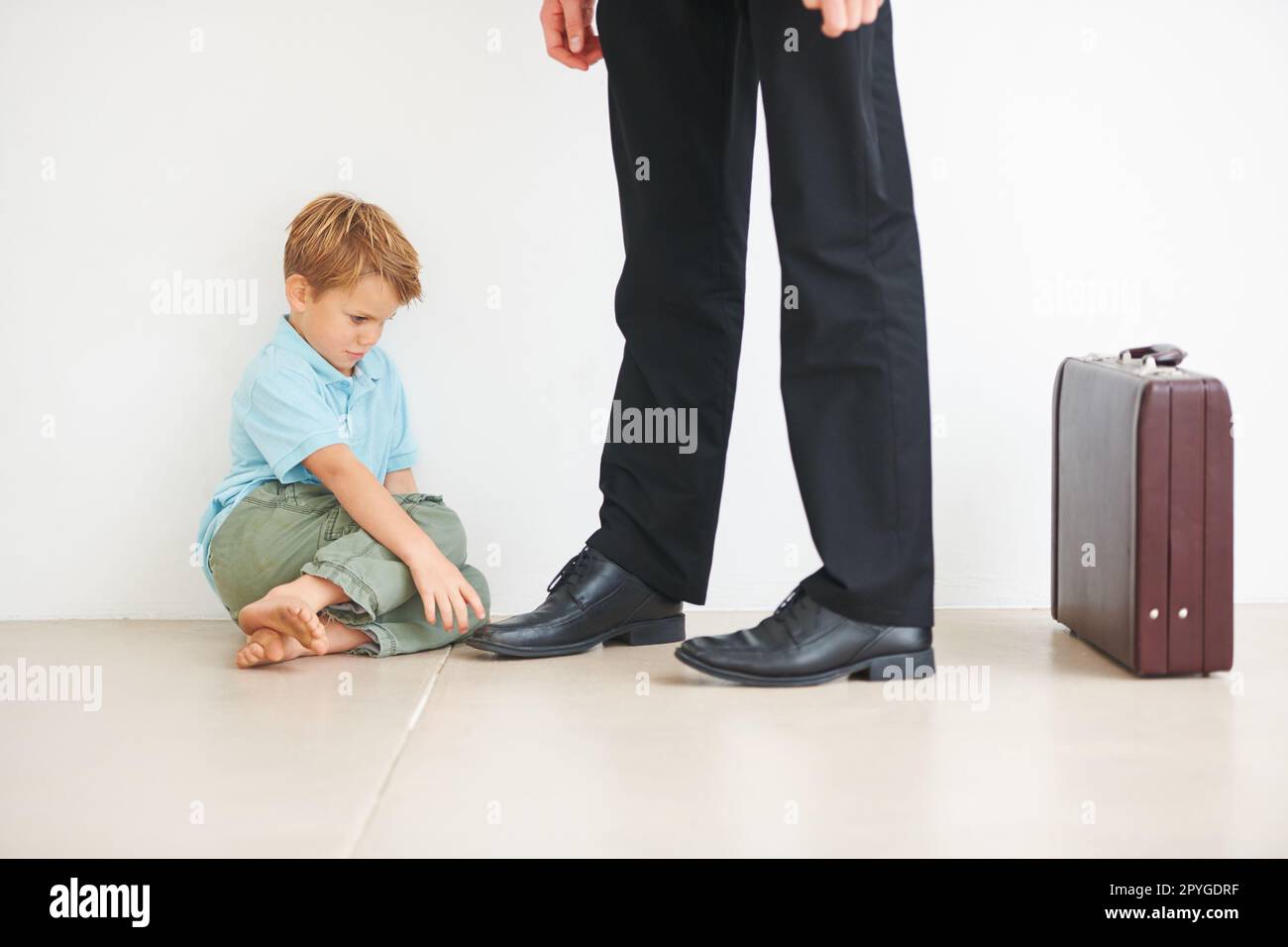 Man leaving house with kids hi-res stock photography and images - Alamy