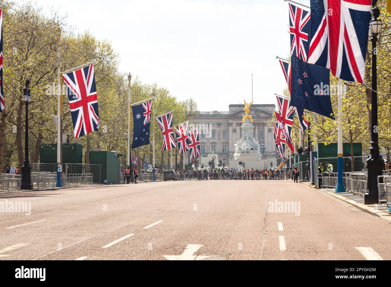 Preparations for the Coronation Parade in The Mall near Buckingham ...