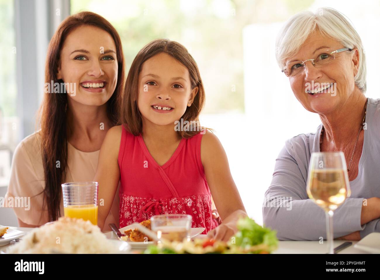 His family having lunch hi-res stock photography and images - Alamy