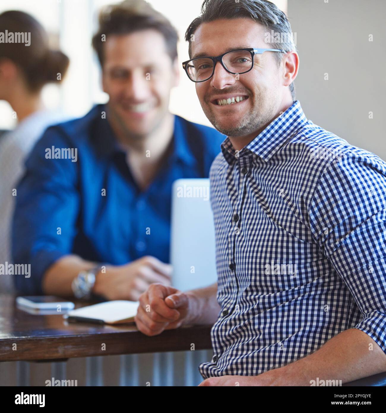 Two work colleagues portrait hi-res stock photography and images - Alamy