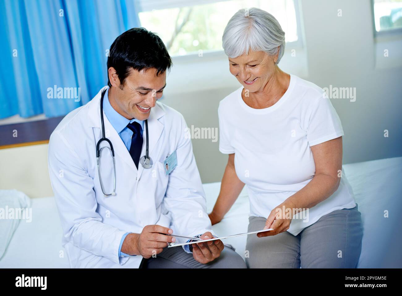 Patient chart hi-res stock photography and images - Alamy