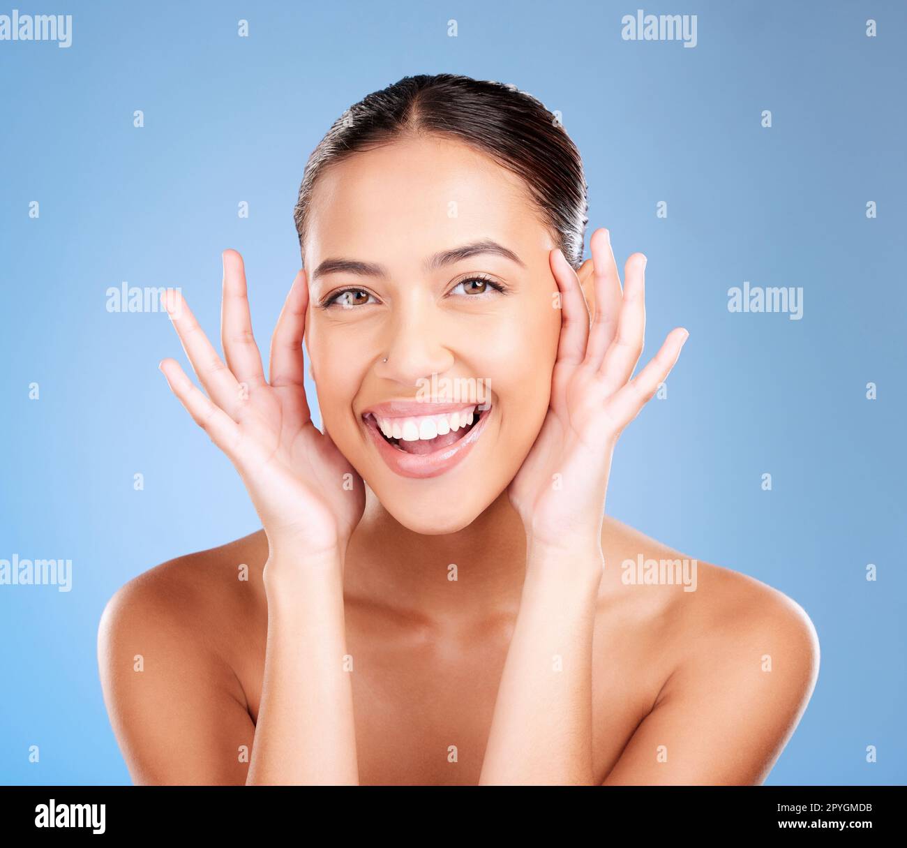 Happy aesthetic hi-res stock photography and images - Alamy