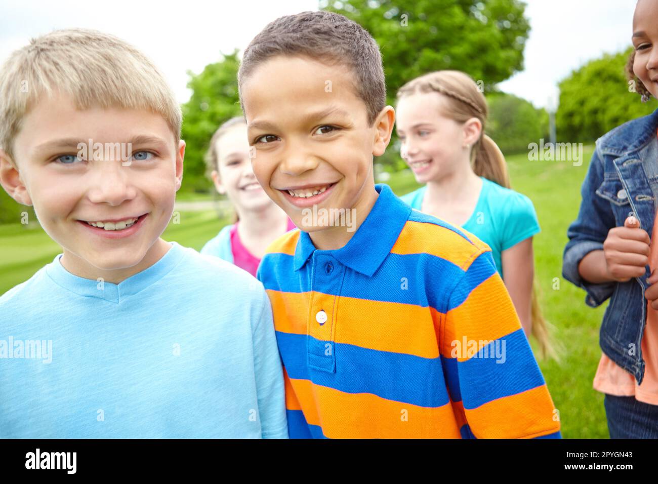 Male boy boys kids children friends hi-res stock photography and images ...