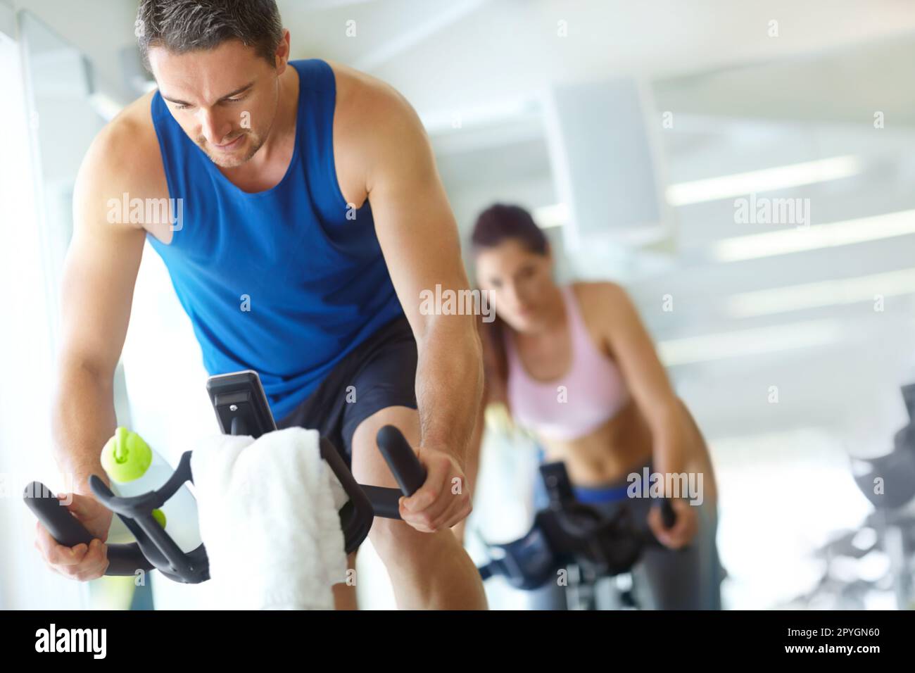 Spinning class young hi-res stock photography and images - Alamy