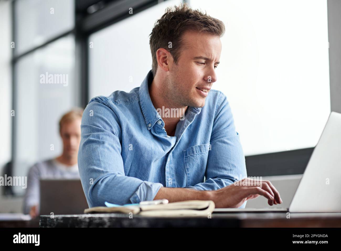 Wifi laptop hi-res stock photography and images - Alamy