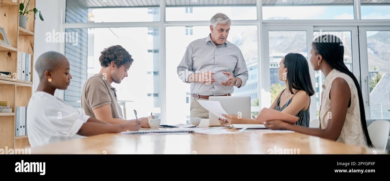 Male teamwork hi-res stock photography and images - Alamy