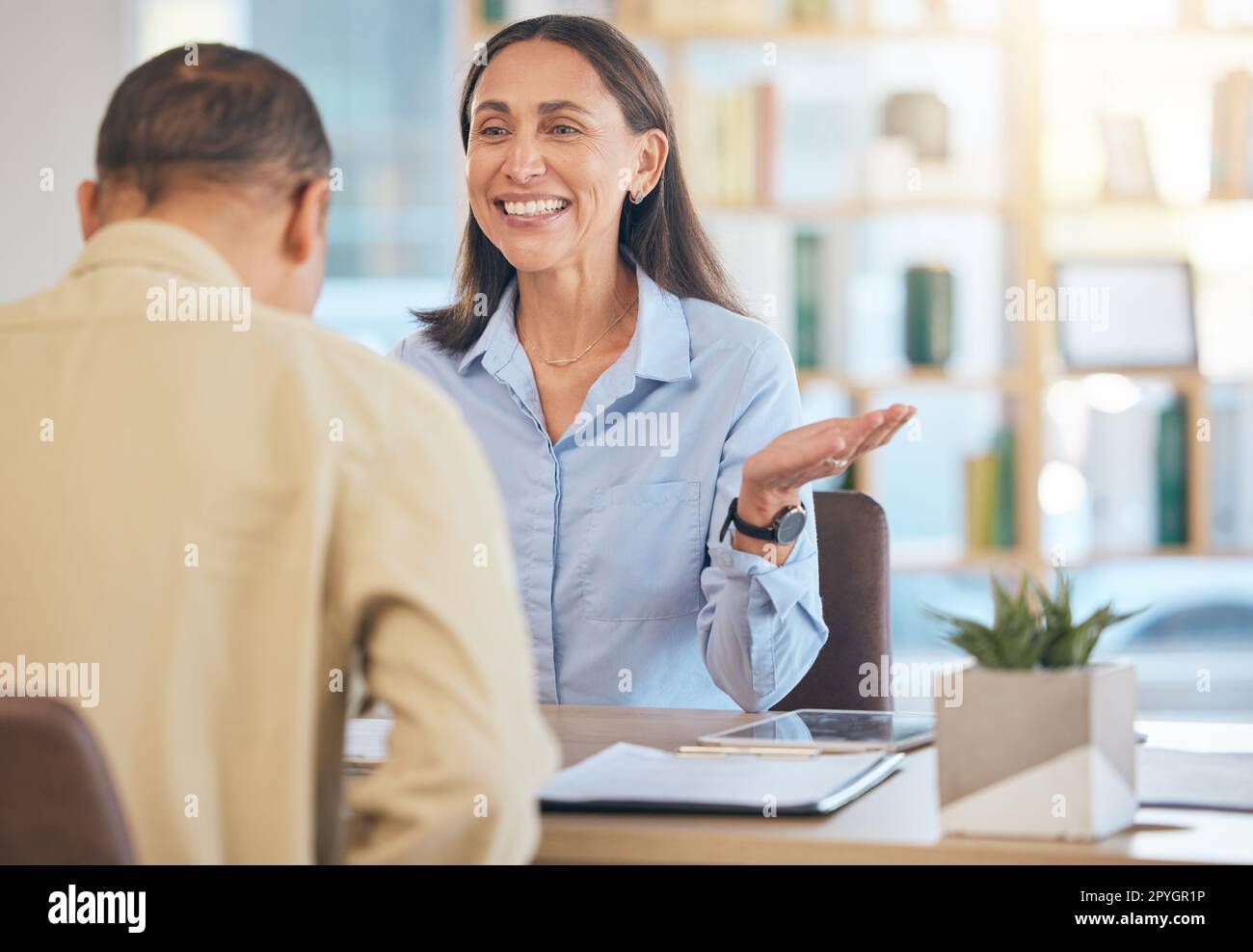Interview man woman hi-res stock photography and images - Alamy