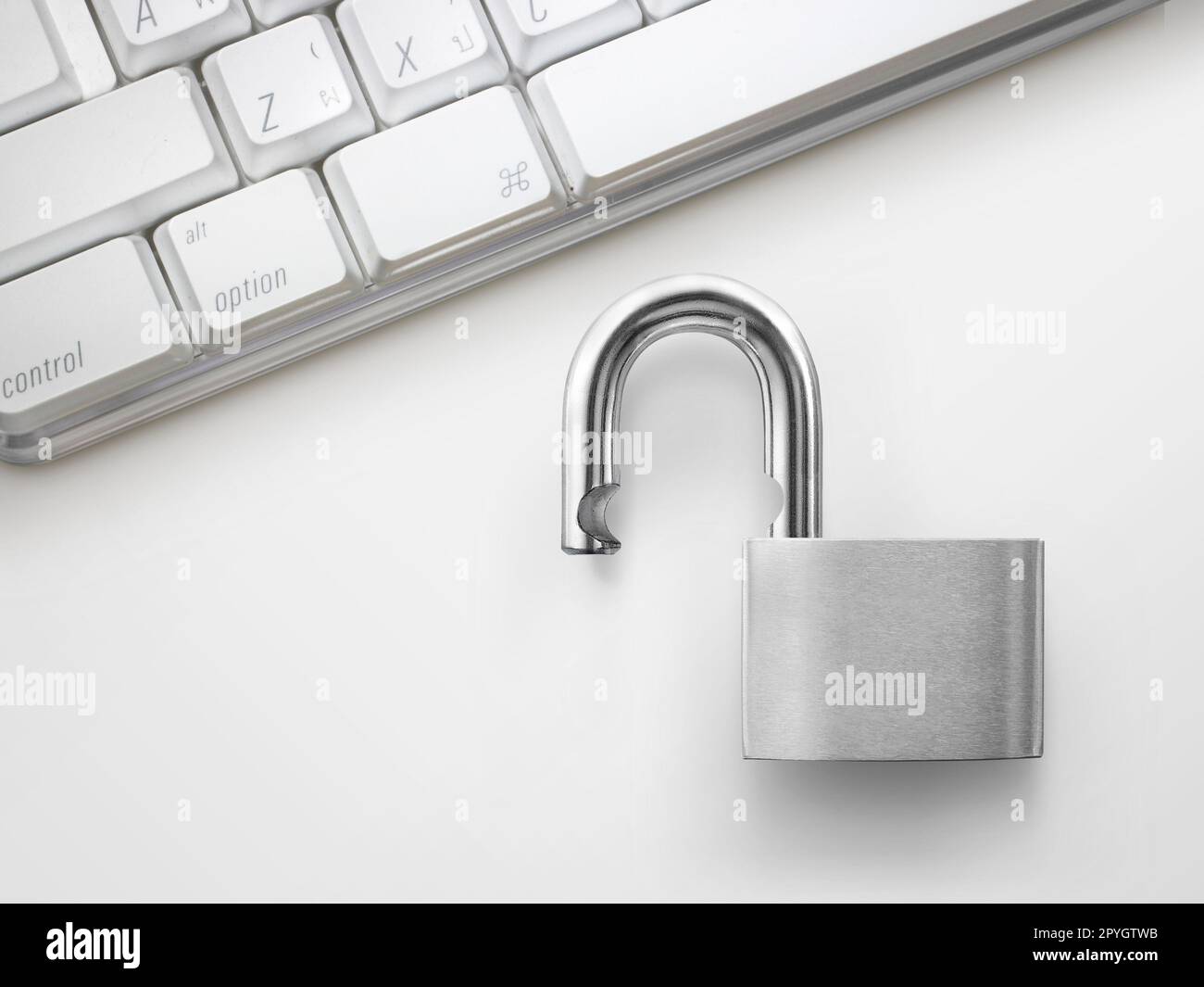 Cyber security keyboard padlock hi-res stock photography and images - Alamy