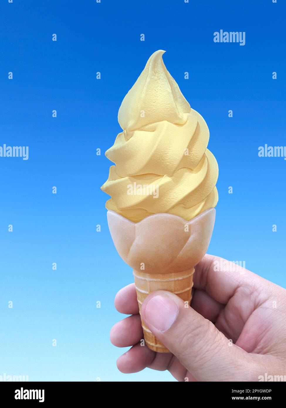 Man eating ice cream cone hi-res stock photography and images - Alamy