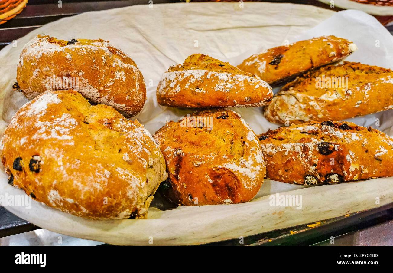 Rolls baguettes cakes and other pastries in Chedraui Supermarket Mexico ...