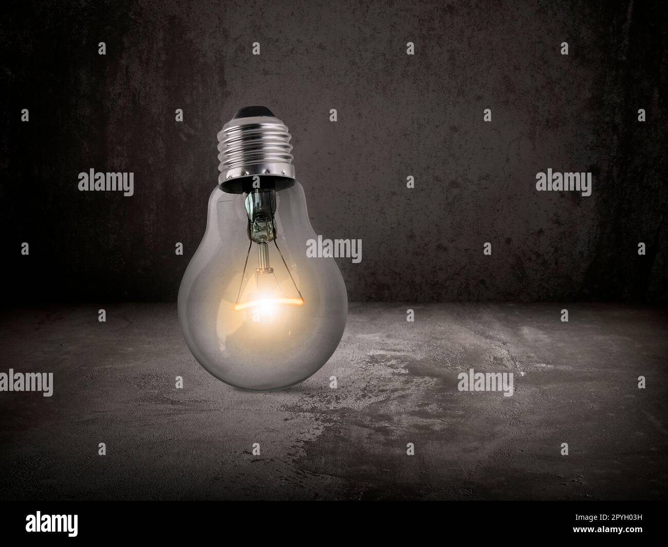 Glowing lightbulb room hi-res stock photography and images - Alamy