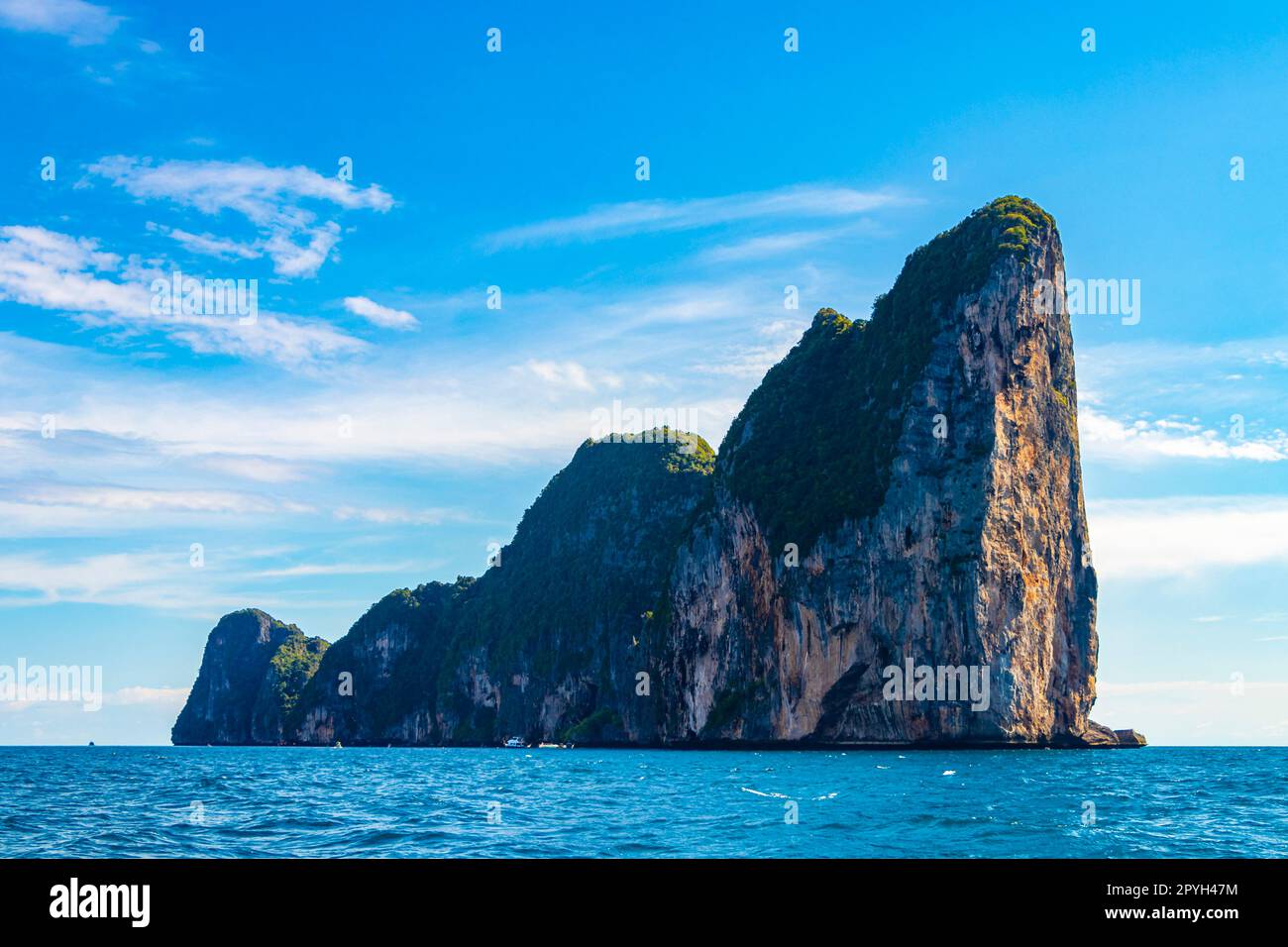 Beautiful tropical limestone islands on Koh Phi Phi Leh Thailand Stock ...