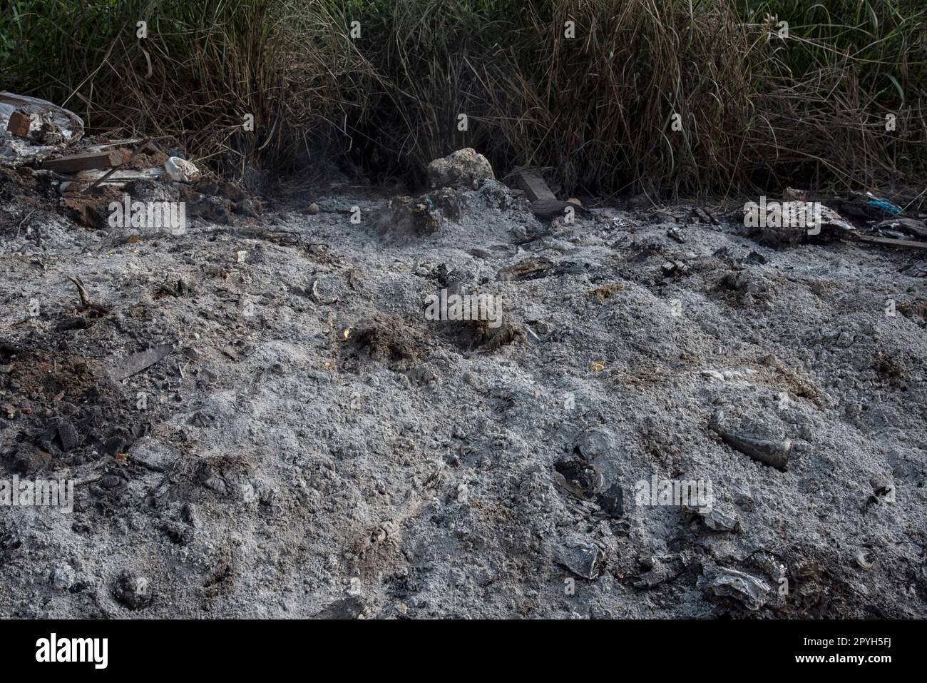 Ground ash hi-res stock photography and images - Alamy