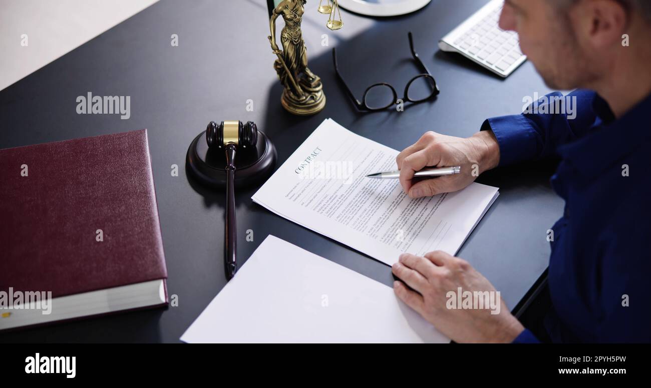 Lawyer In Trial Litigation In Courtroom Stock Photo - Alamy