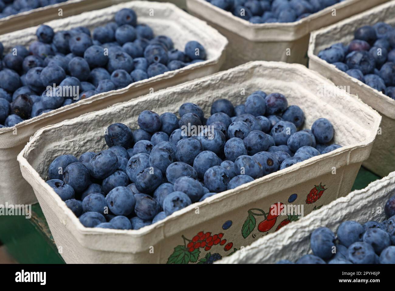 Blueberry container hi-res stock photography and images - Alamy