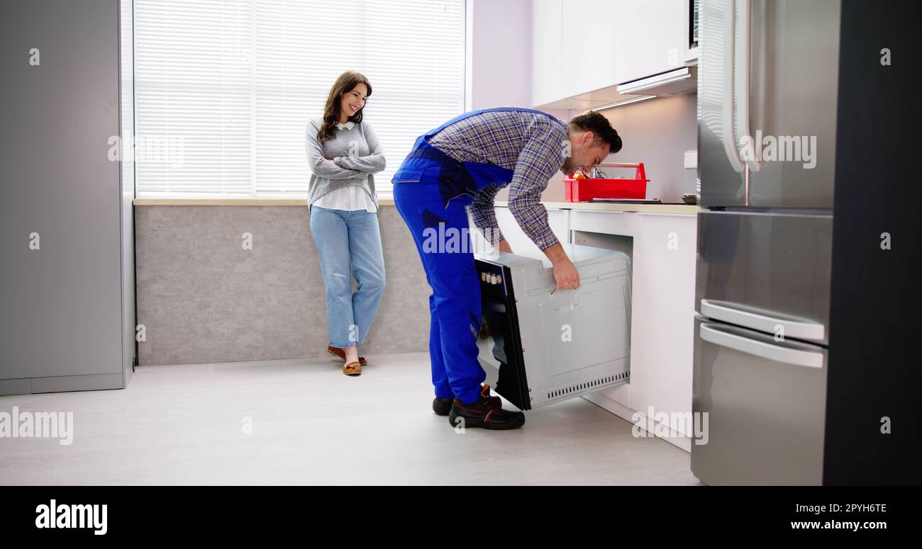Technician man hi-res stock photography and images - Alamy