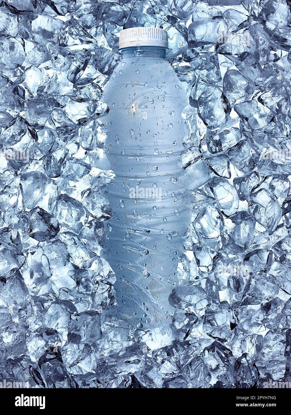 Ripple in ice water hi-res stock photography and images - Alamy