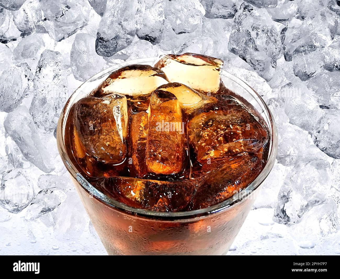 Cola bubbles in glass hi-res stock photography and images - Alamy