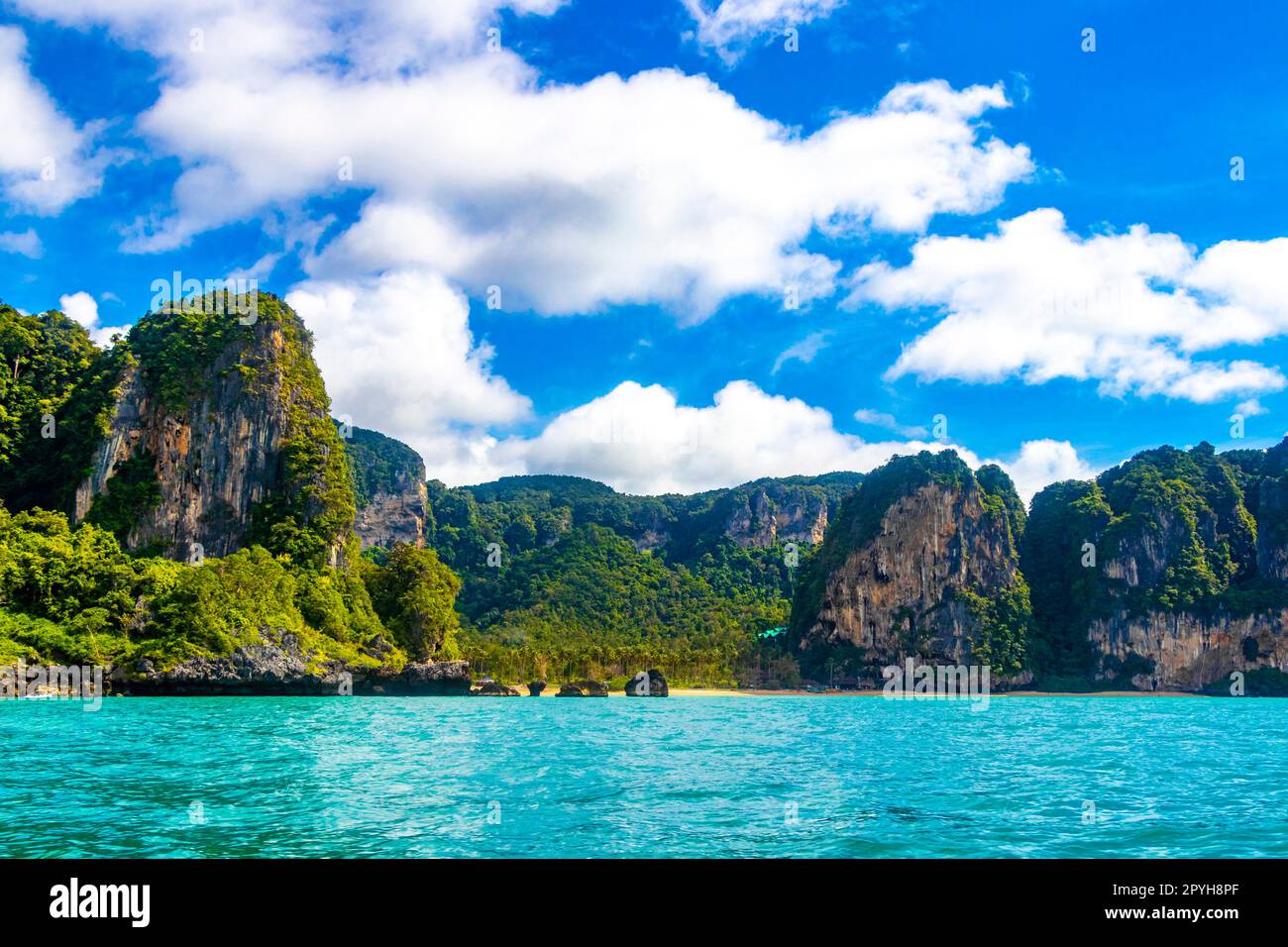 Panorama tropical sea rocks thailand hi-res stock photography and ...