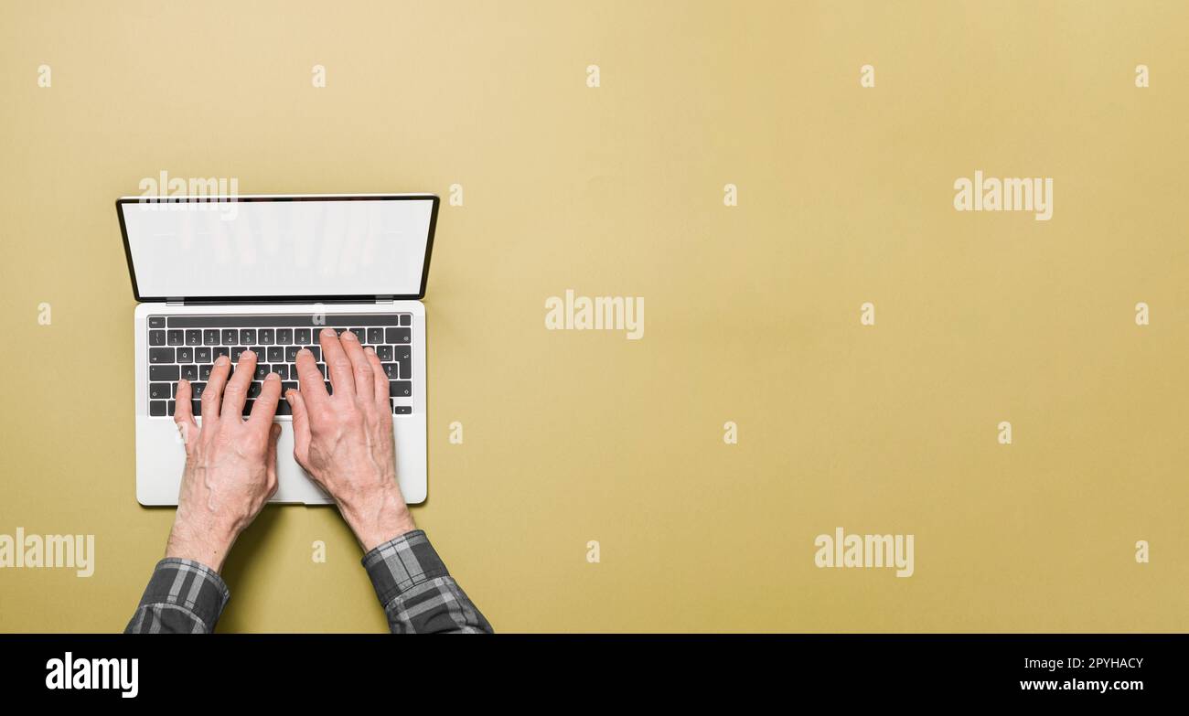 Screen hands hi-res stock photography and images - Alamy