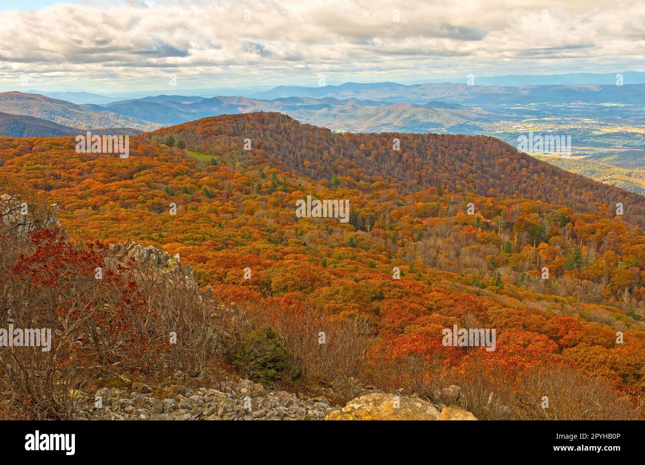 Colorful clouds changing color hi-res stock photography and images - Alamy
