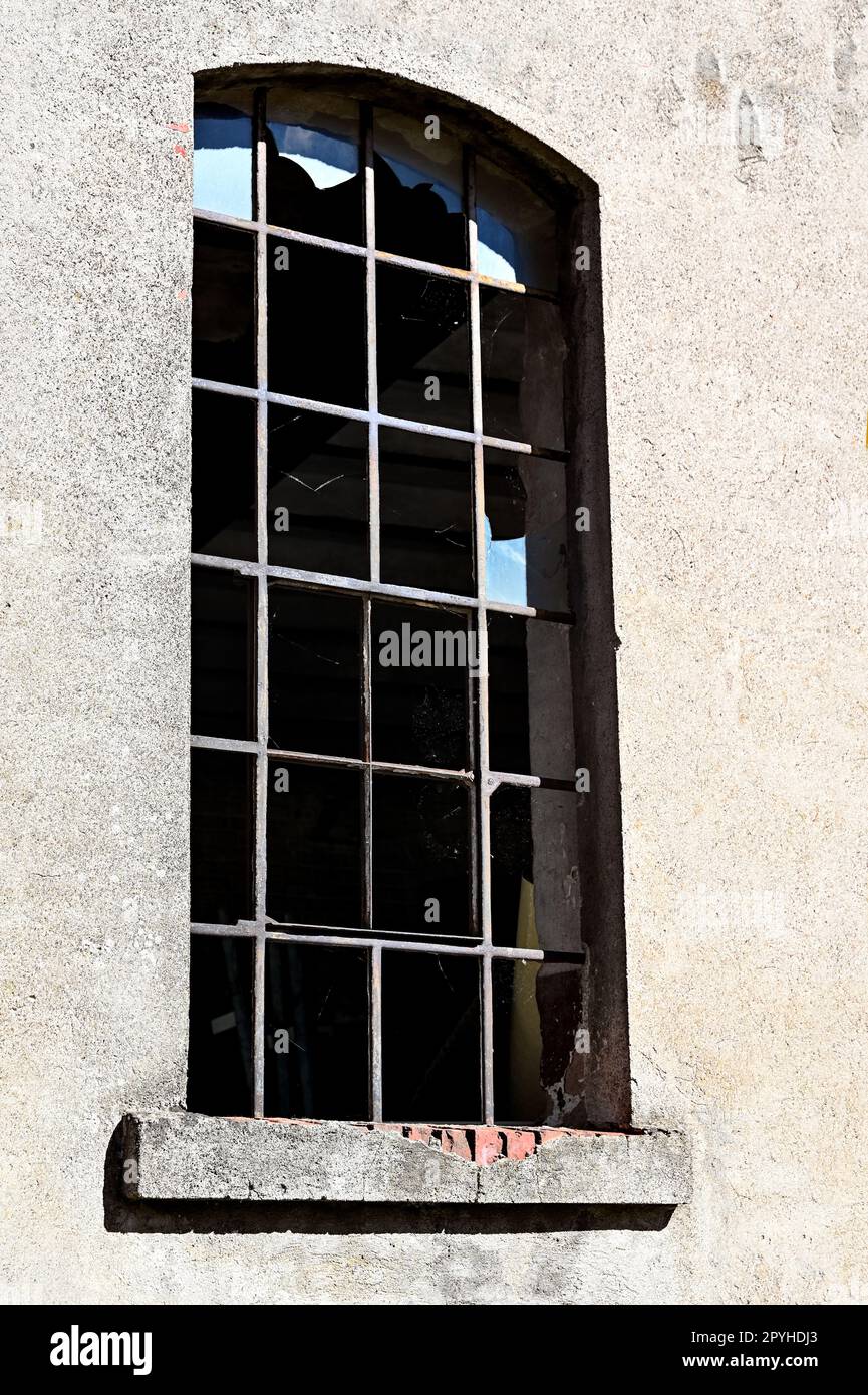 Glass window panes hi-res stock photography and images - Alamy