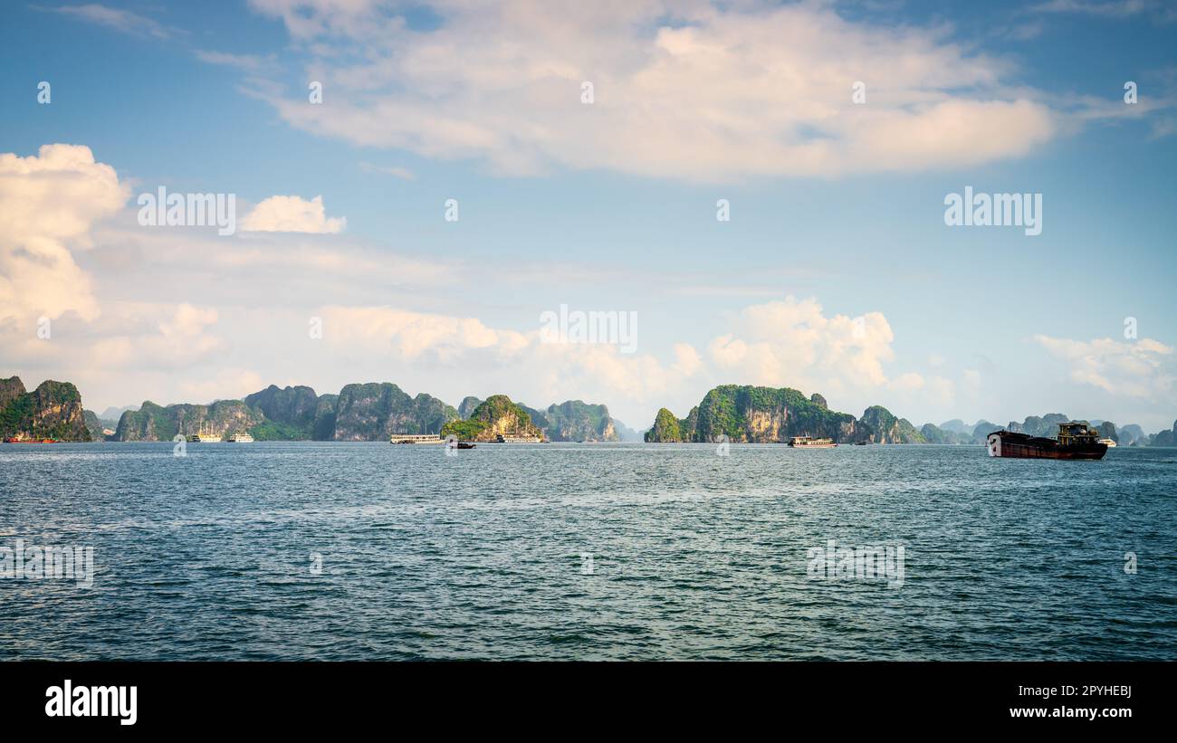 Seascape of Ha Long Bay Stock Photo - Alamy