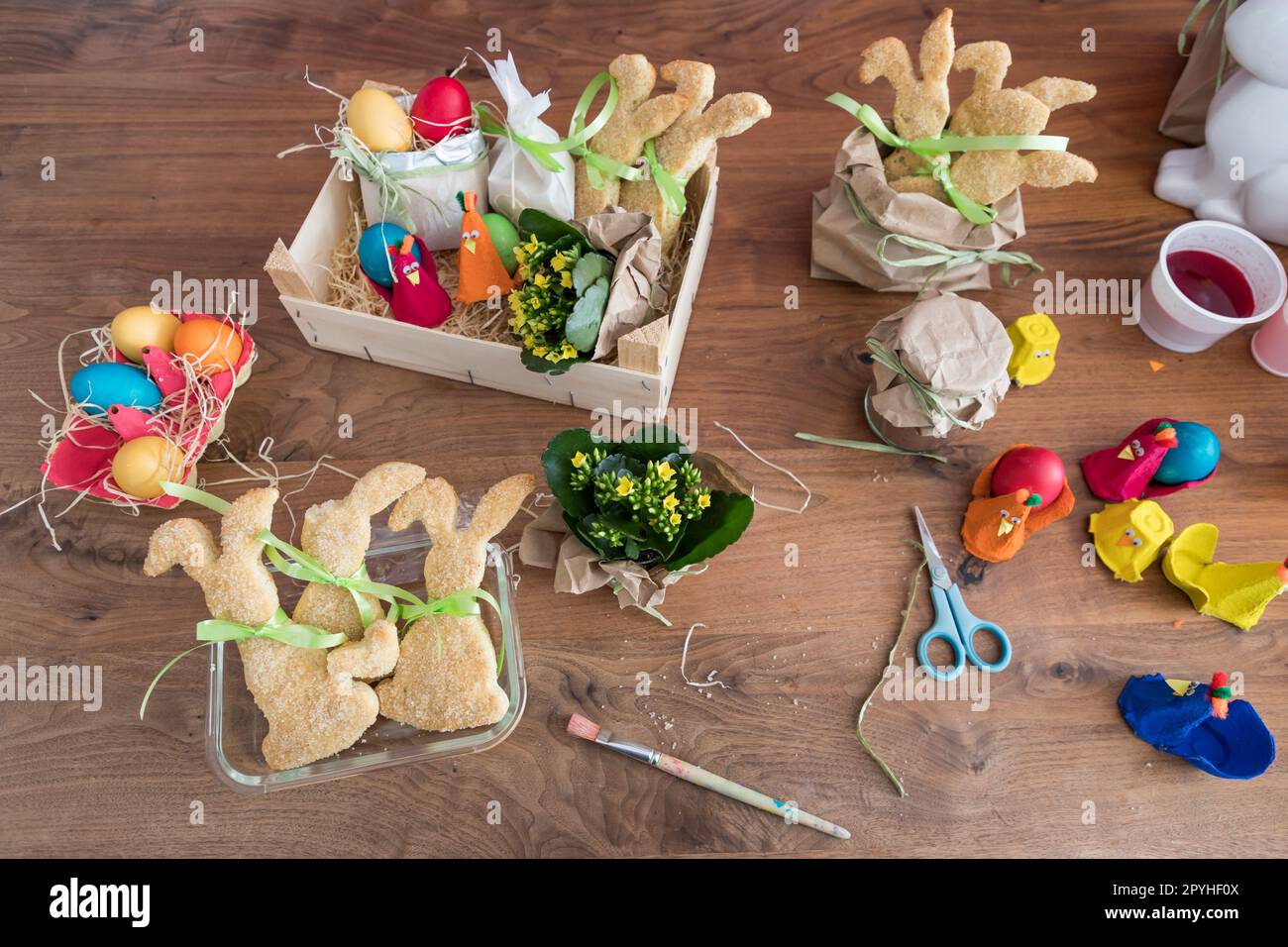 Crafting nest hi-res stock photography and images - Alamy