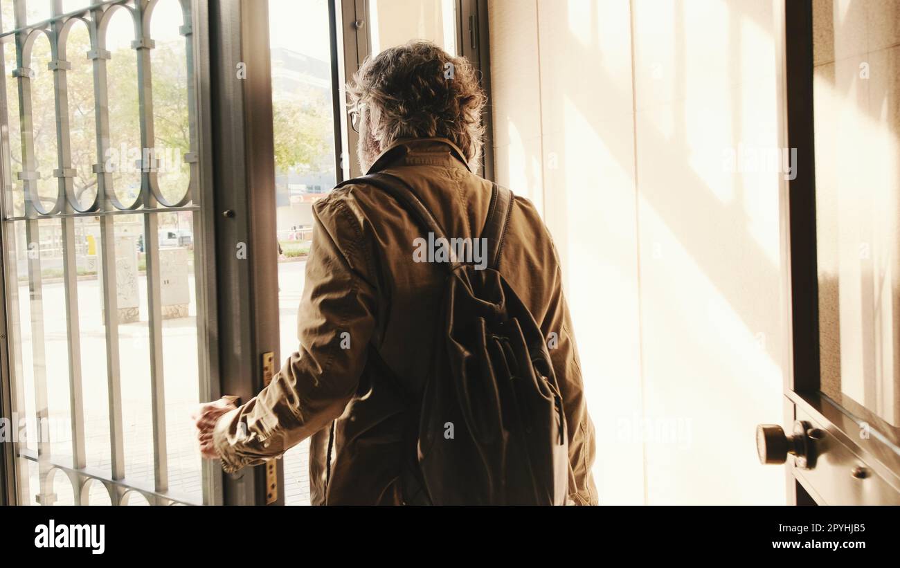 Adult leaving home hi-res stock photography and images - Alamy
