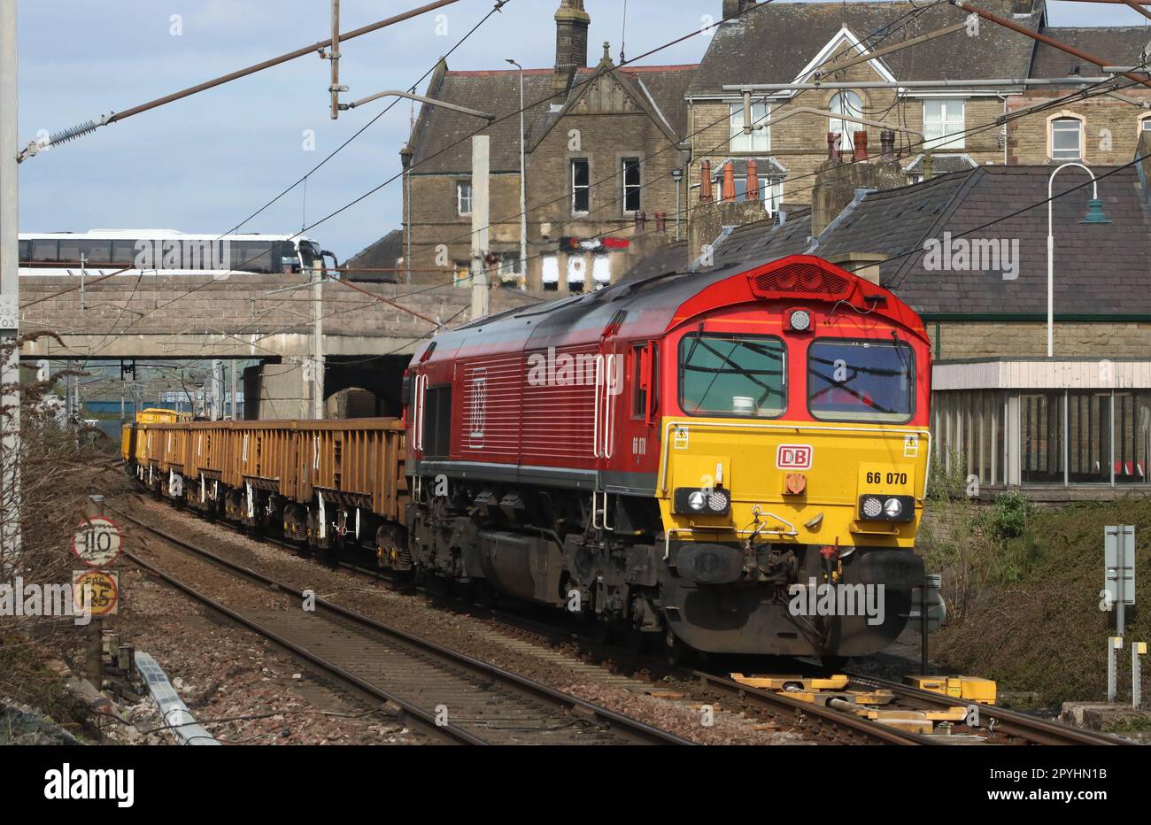 DB Cargo UK red liveried class 66 shed diesel-electric loco, 66070 ...