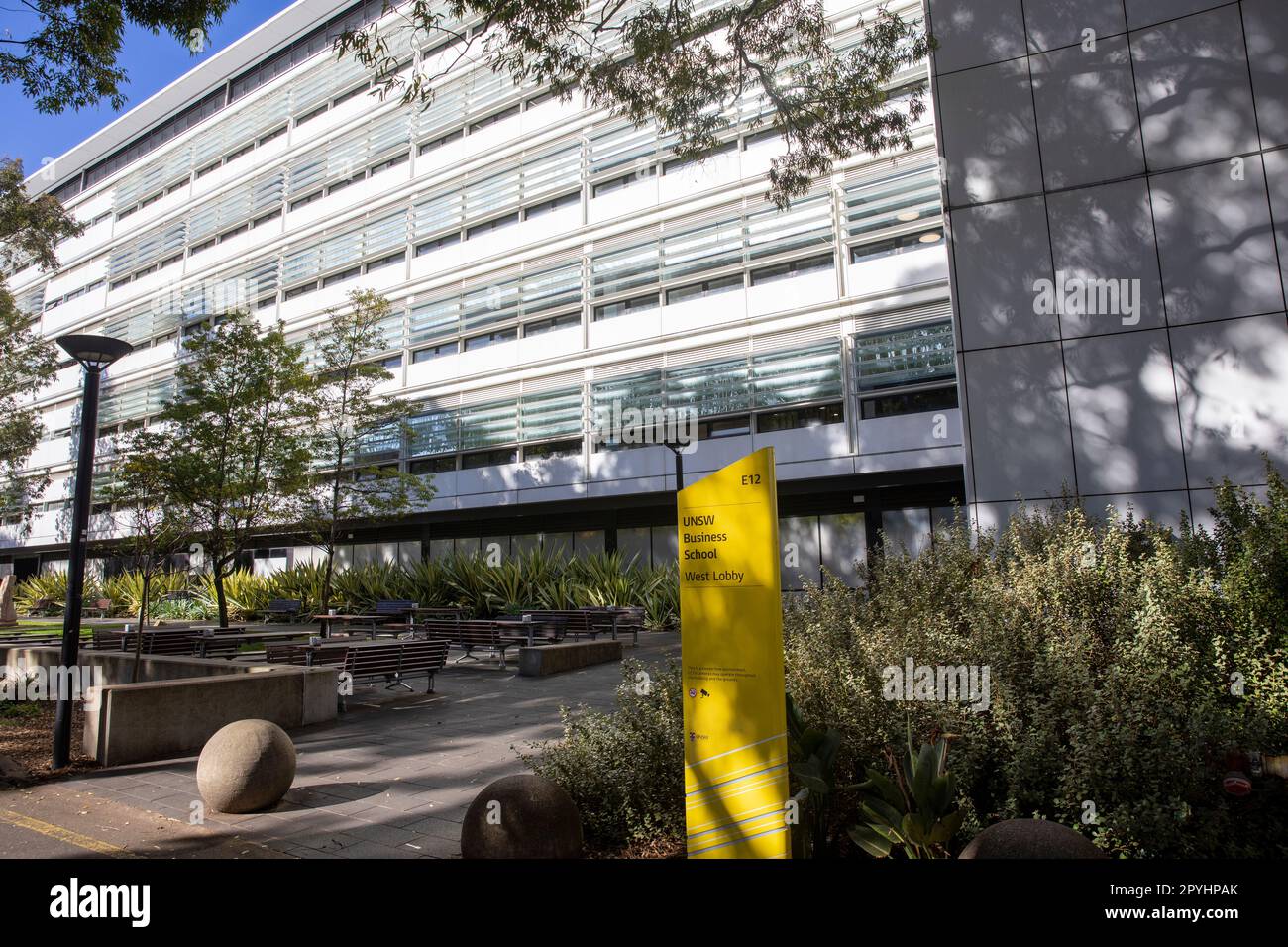 Study business university hi-res stock photography and images - Alamy