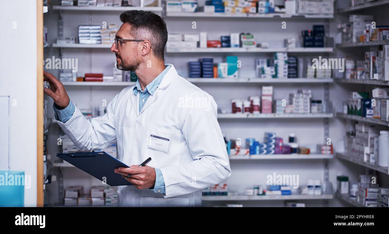 Merchandising staff hi-res stock photography and images - Alamy