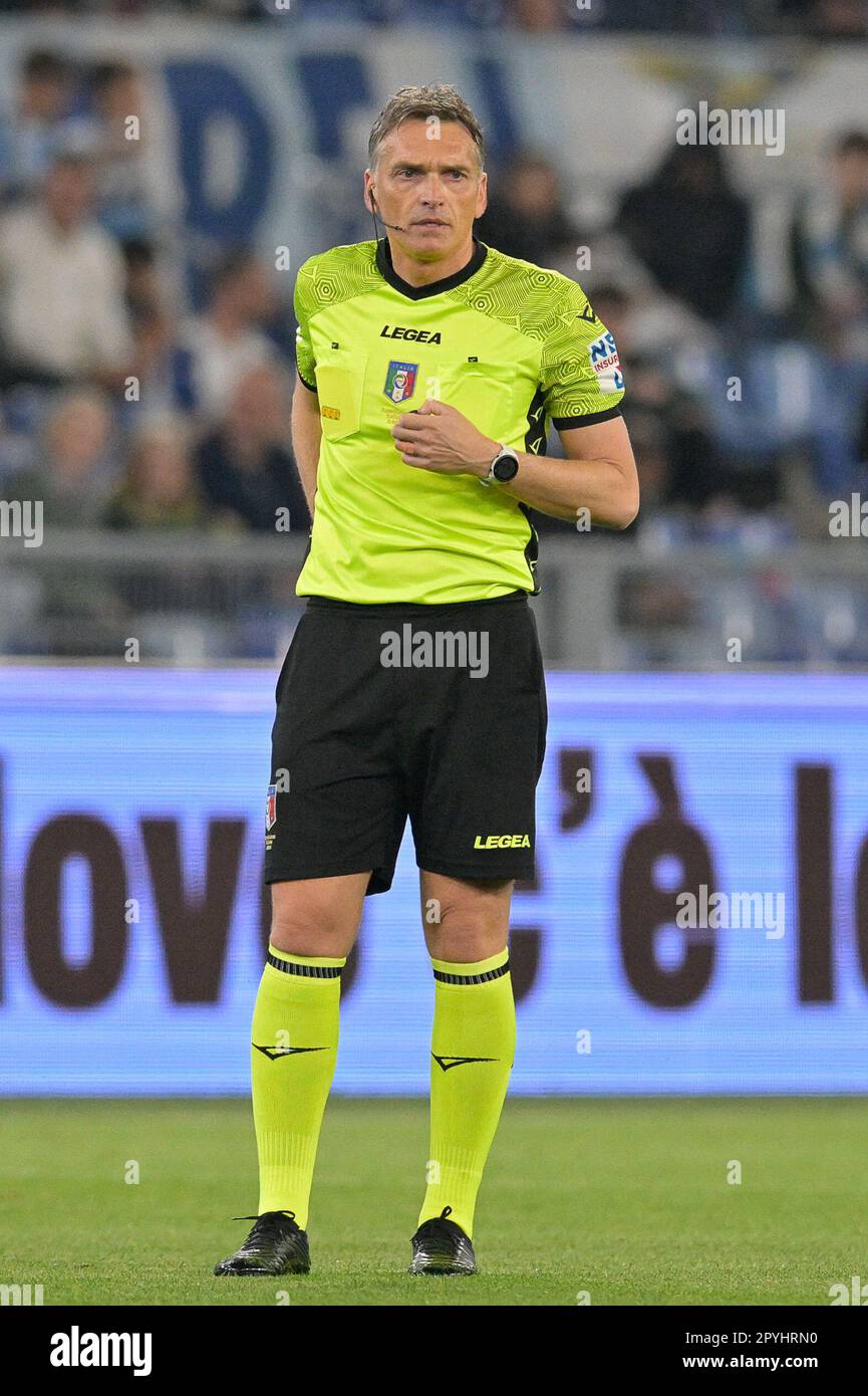 The referee irrati hi-res stock photography and images - Alamy