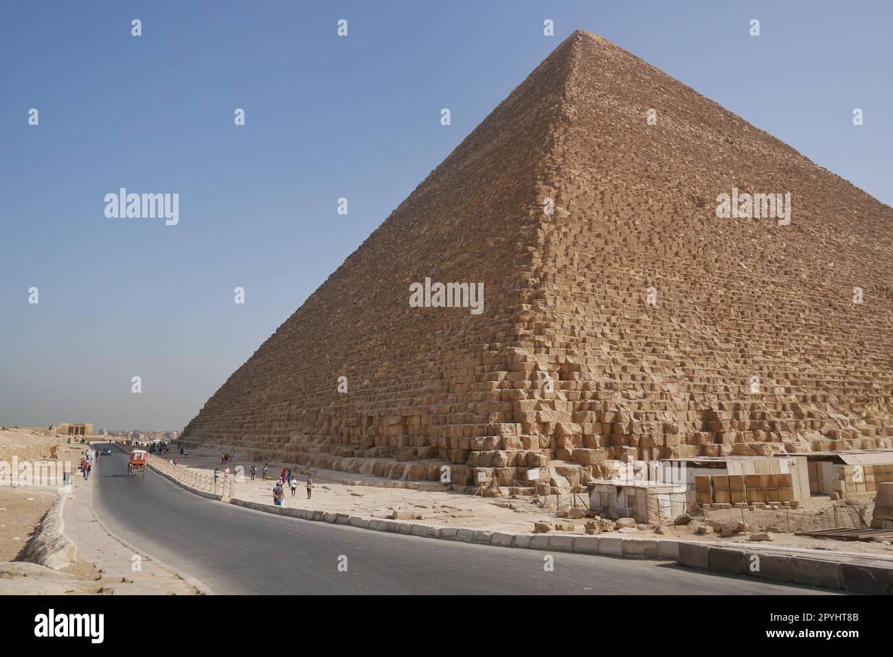 Low angle view of the Great Pyramid of Giza early in the morning Stock ...