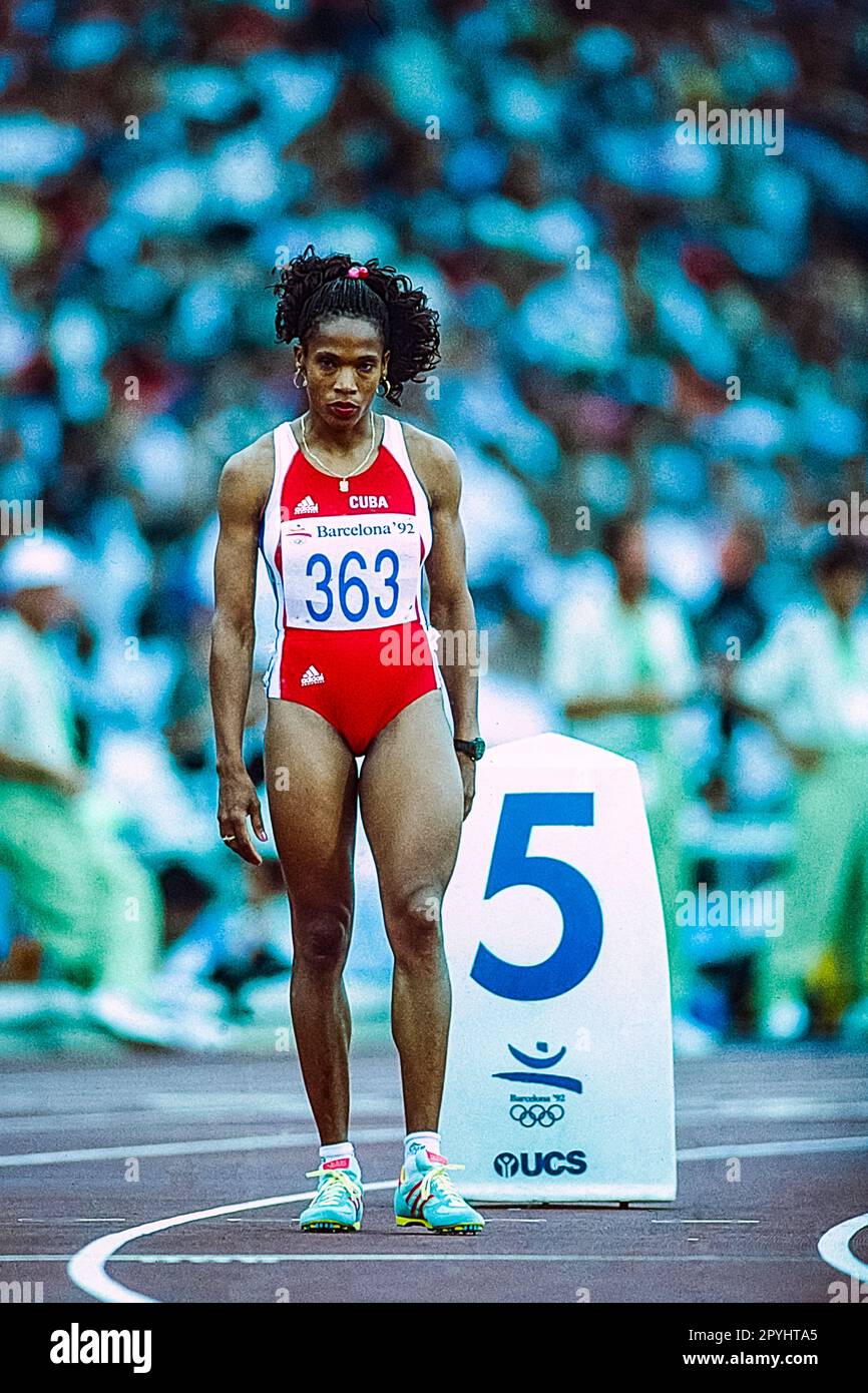 Ana Fidelia Quirot #363 (Cuba), competing in the first round heat of ...