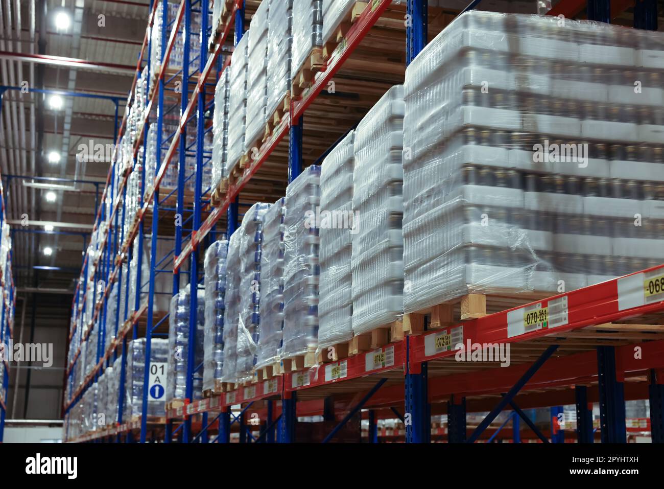 Warehouse full cargo pallet racks hi-res stock photography and images ...