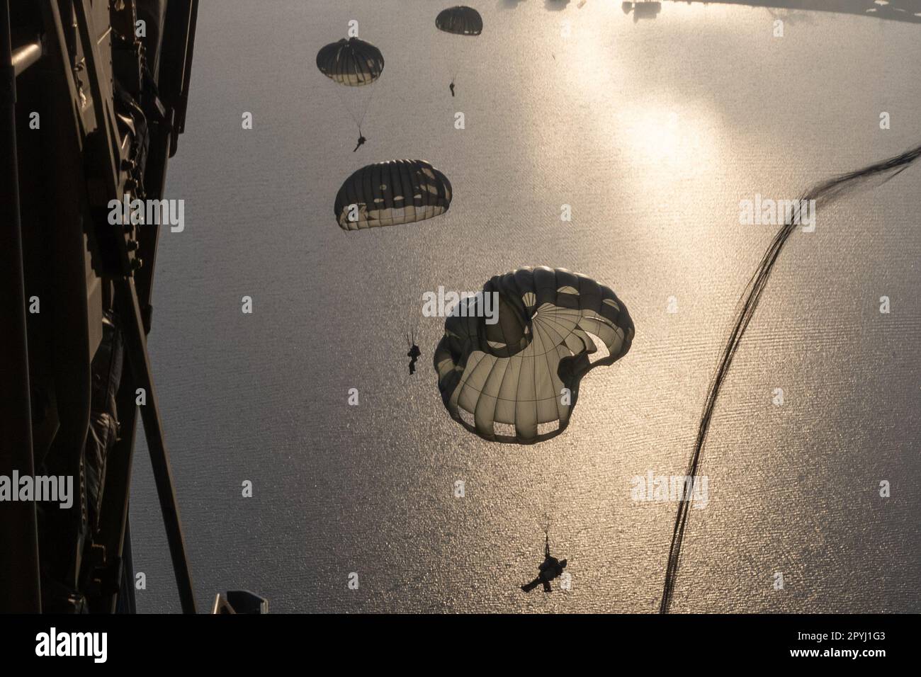 U.S. Air Force special tactics airmen with the 21st Special Tactics ...