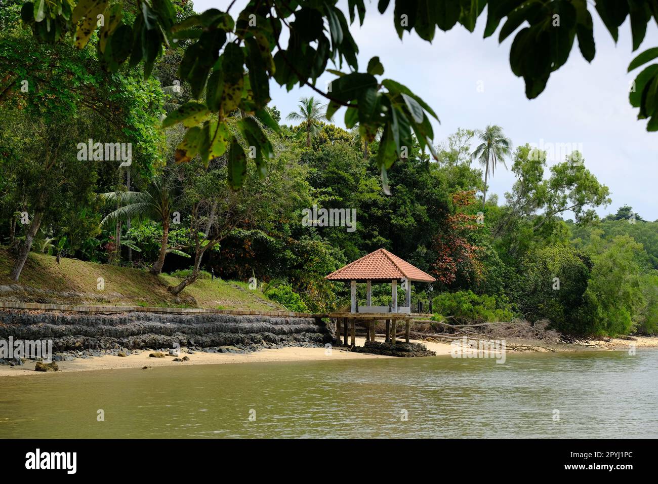 Harbourfront beach hi-res stock photography and images - Alamy